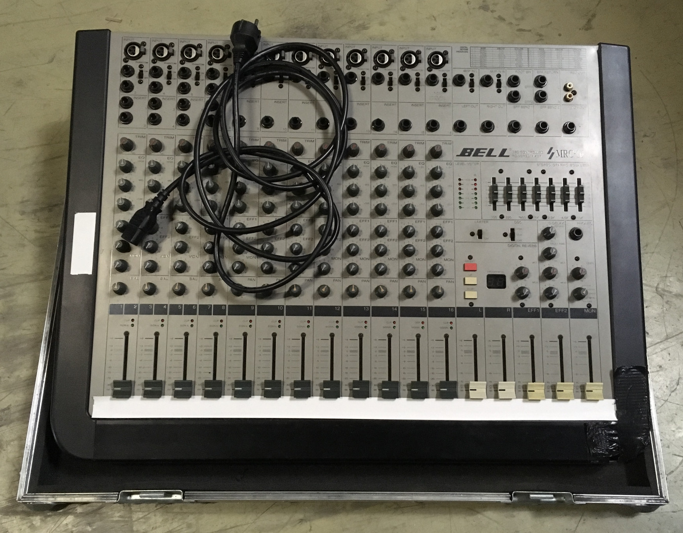 VERKAUFT Bell 16-Kanal Powermixer inkl. Case | 350 EUR - Gebrauchte-Veranstaltungstechnik.de ...